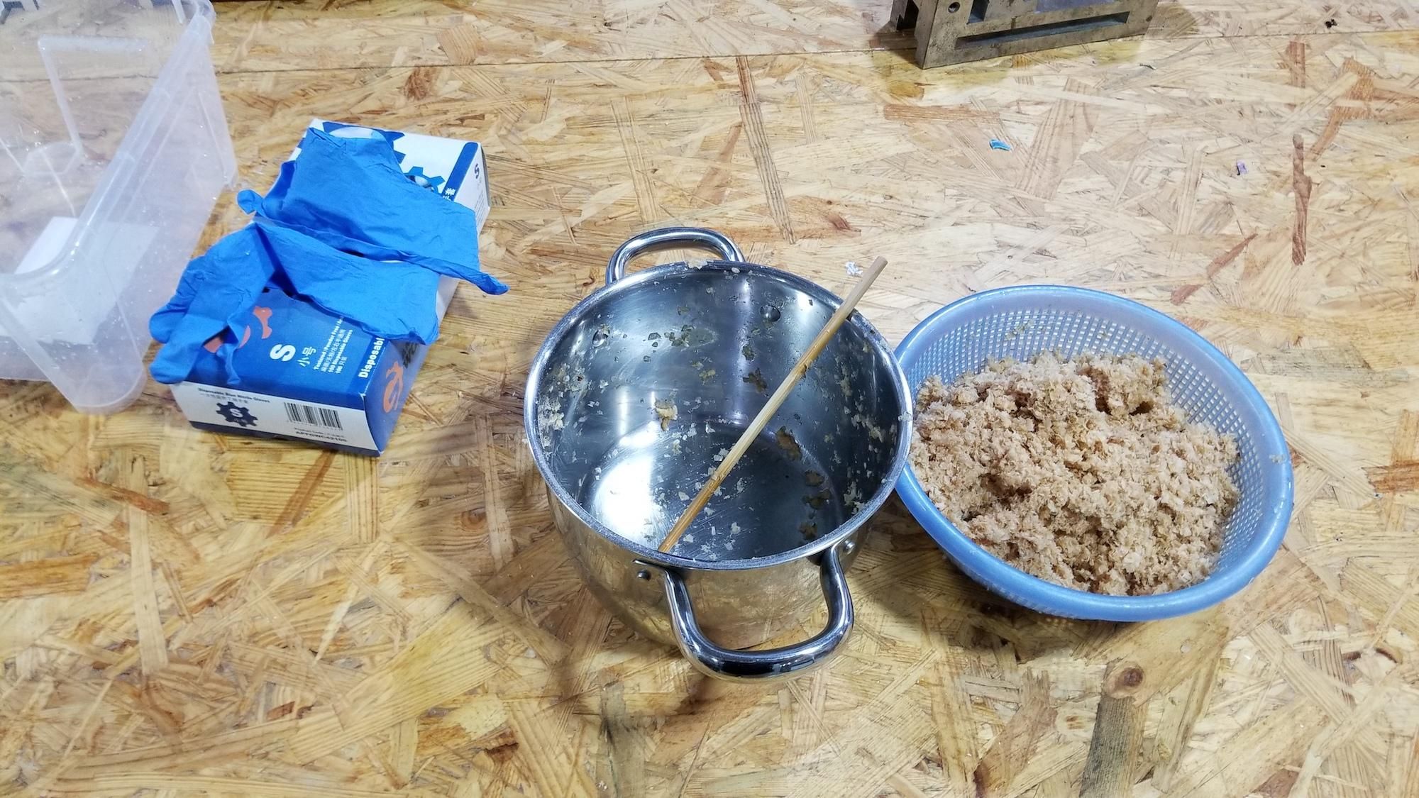 Mycelium Stool (prototype) : 8 Steps - Instructables
