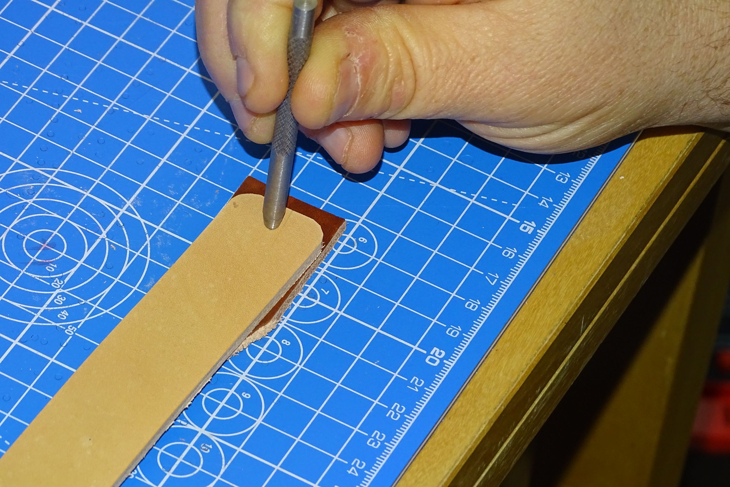 Making a Swivel Key Ring / Key Fob for Less Than $5 : 6 Steps (with ...
