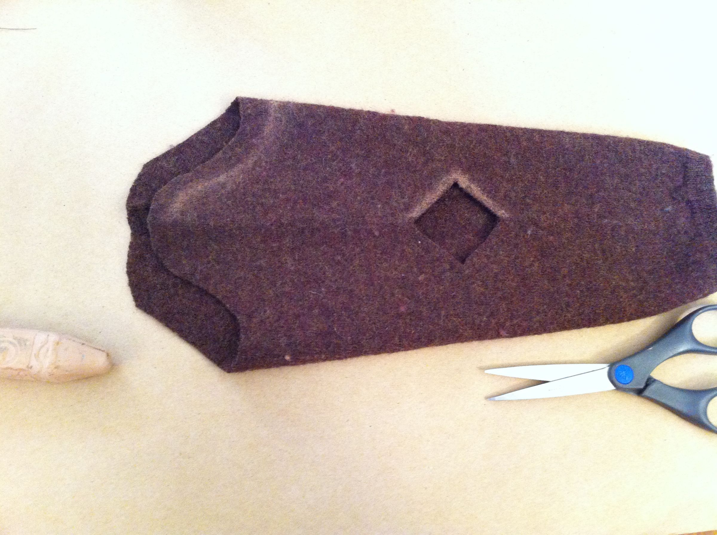 Simple Sweater Puppet : 6 Steps - Instructables