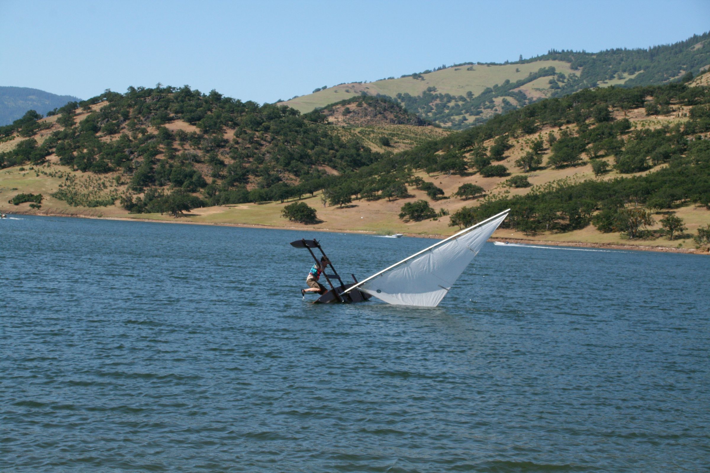 Outrigger Canoe With Freestanding Mast : 8 Steps - Instructables