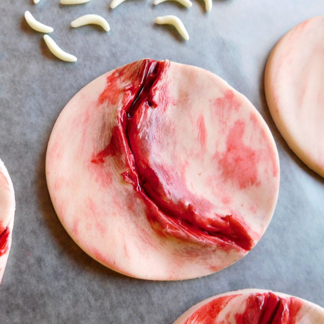 Flesh Wound & Eyeball Cupcake Toppers : 4 Steps (with Pictures ...