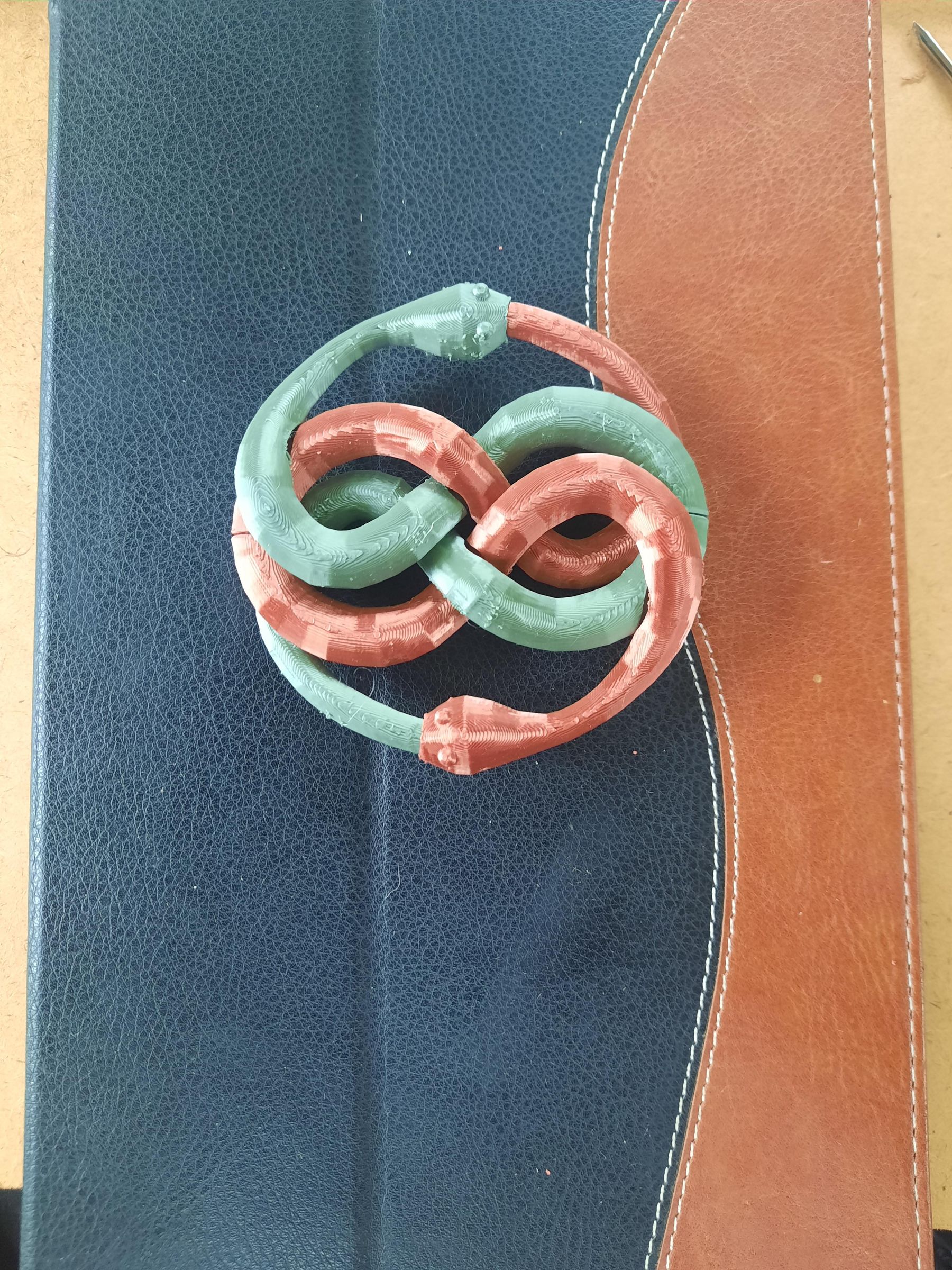 Auryn Medallion Puzzle : 4 Steps - Instructables