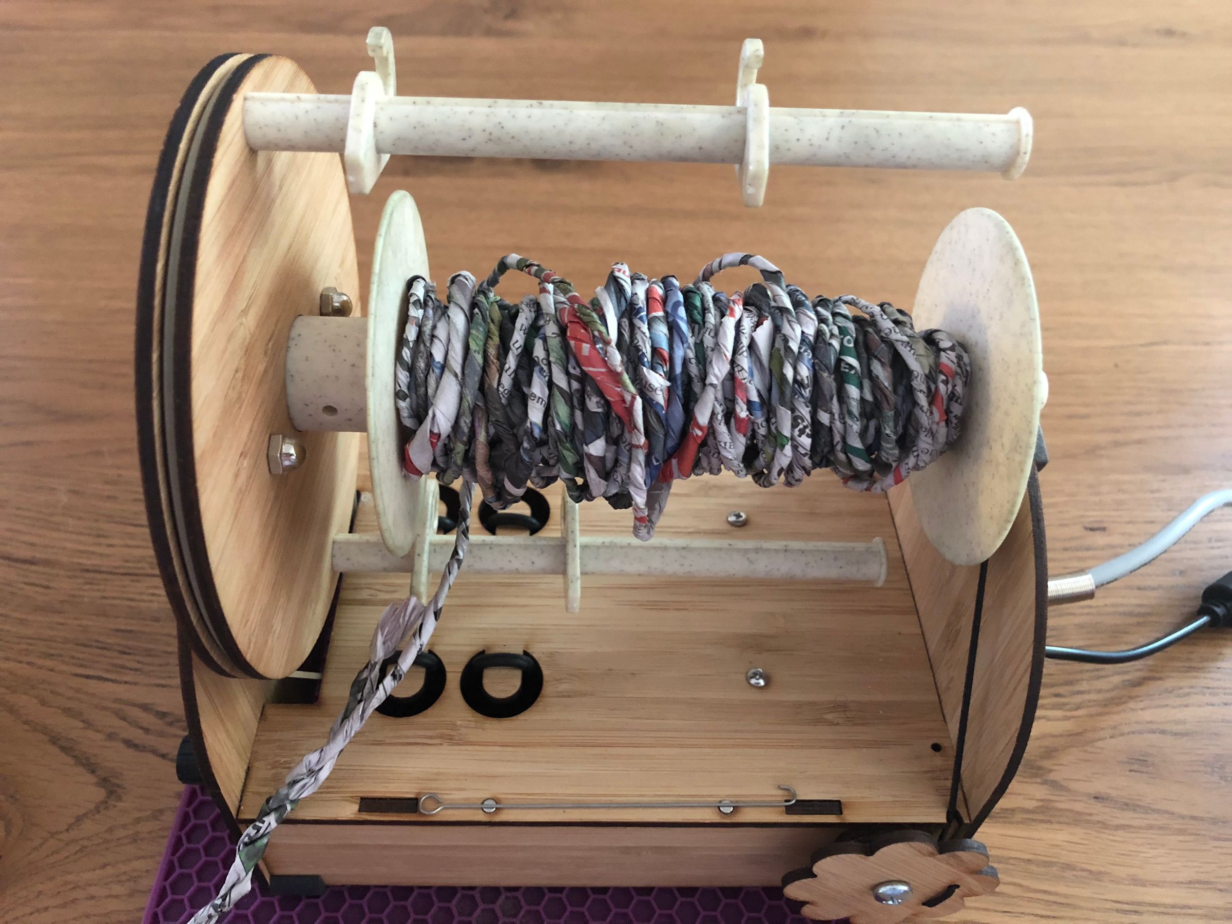 Hand Spun Newspaper Yarn : 9 Steps (with Pictures) - Instructables