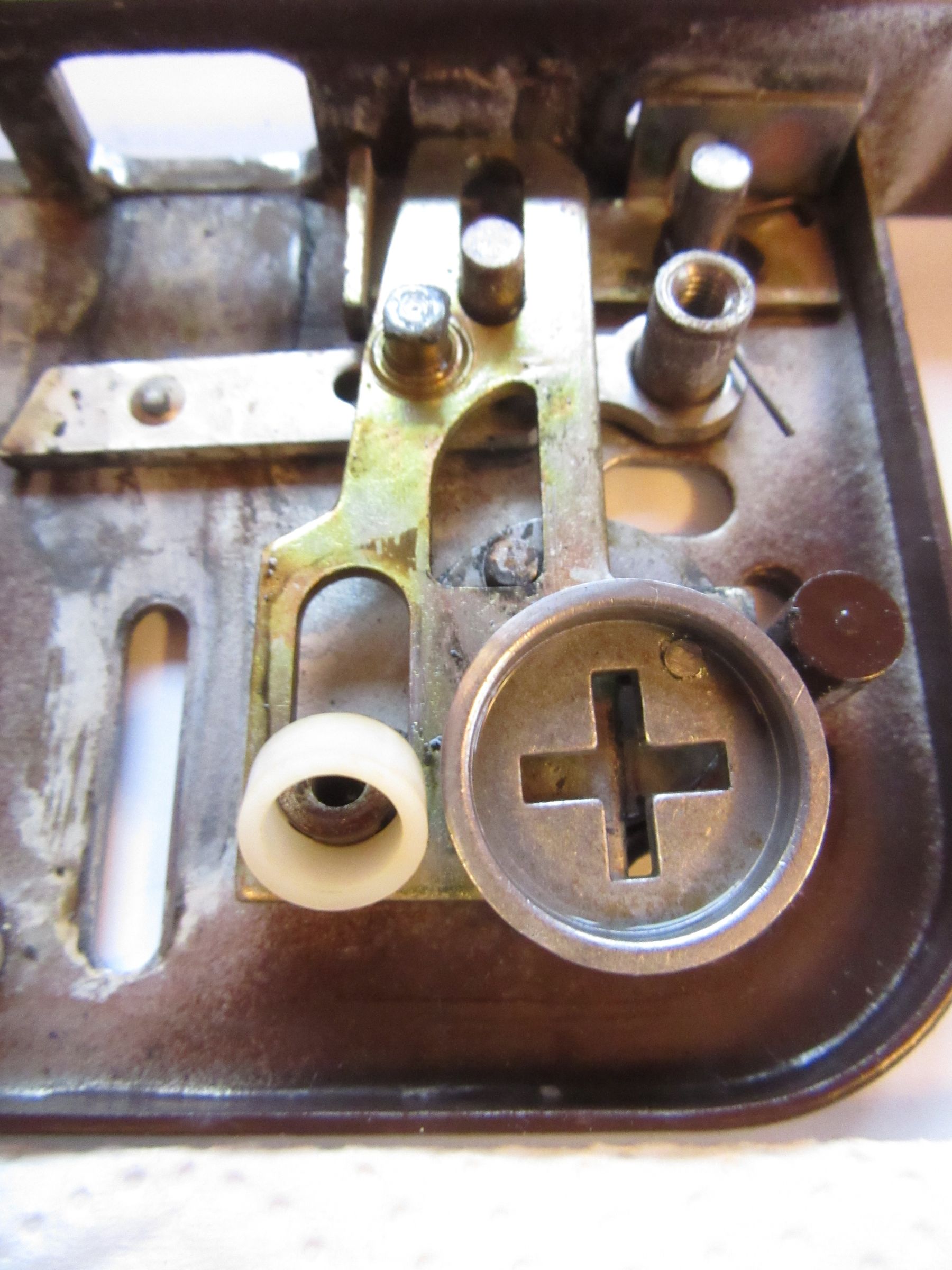 How to Disassemble a Boda 4235 Lock Case (Abloy 4235) : 5 Steps ...