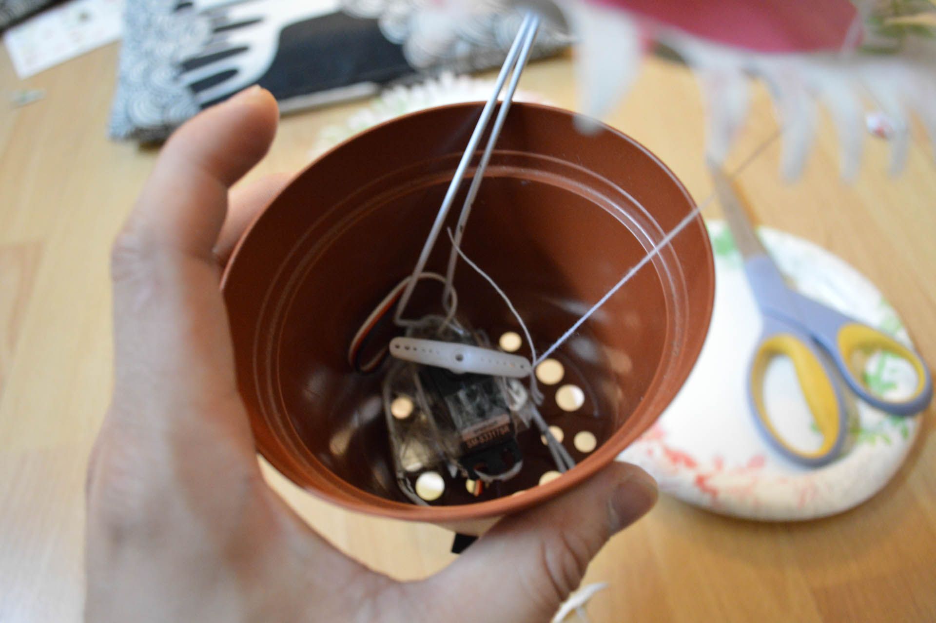Venus Fly Trap Toy Powered by Intel Edison : 11 Steps (with Pictures ...