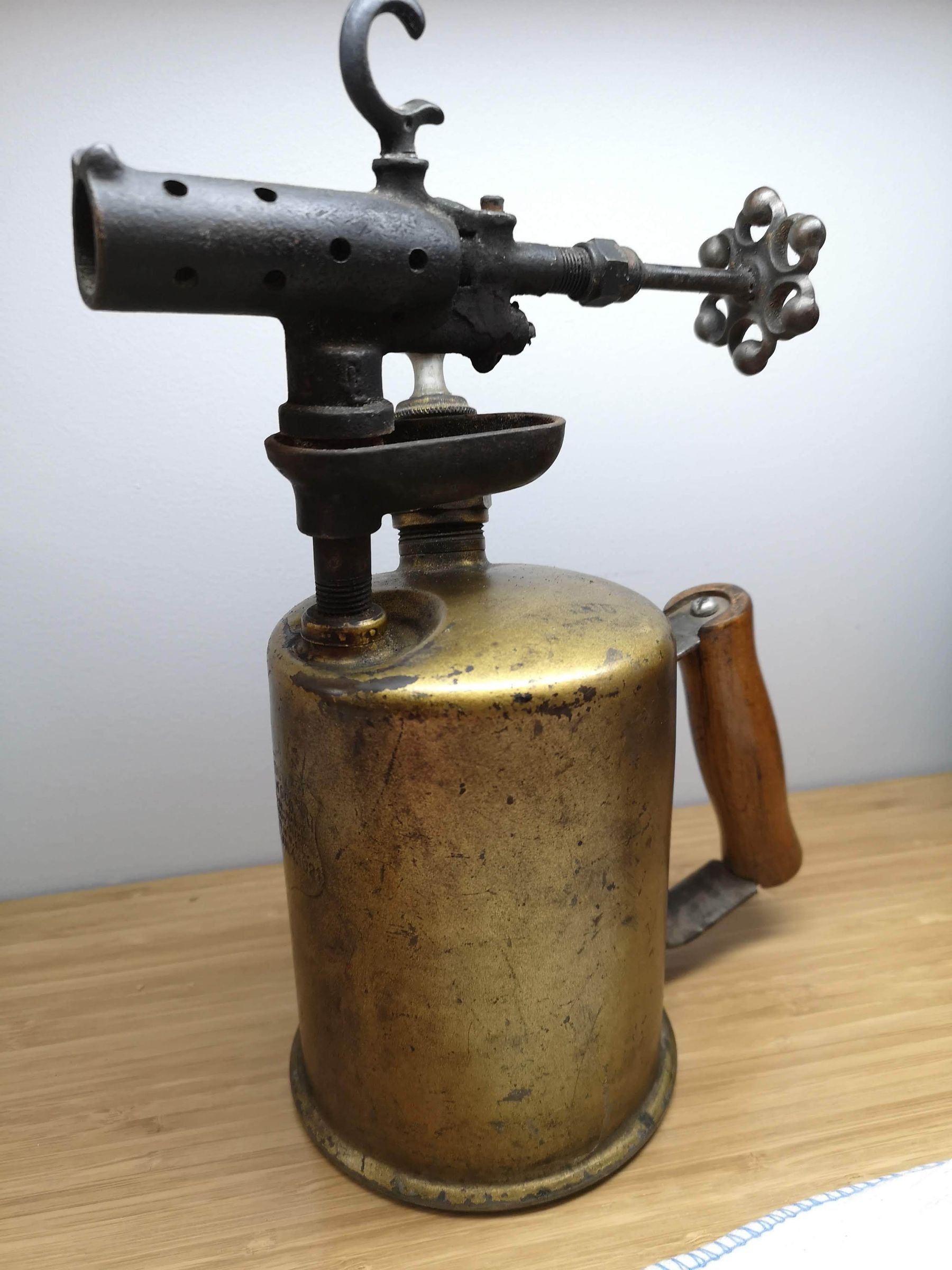 Vintage Torch Lamp Restoration : 4 Steps - Instructables