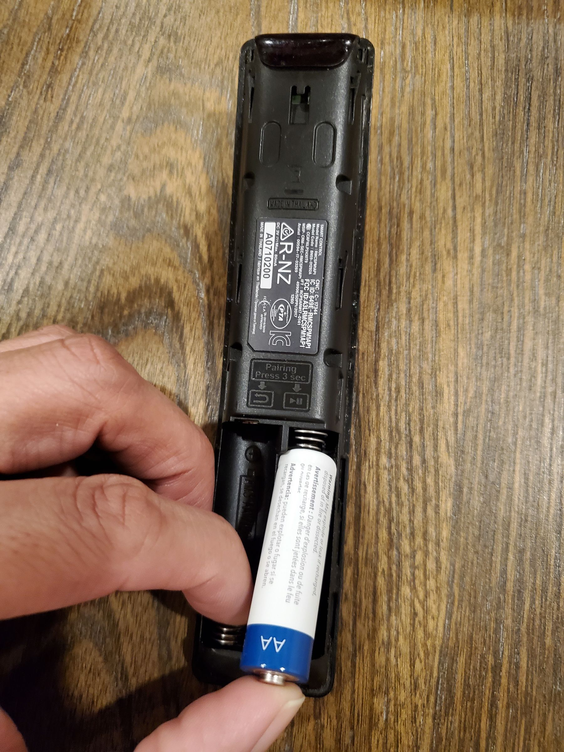 Replace Batteries in Display Remote : 11 Steps - Instructables