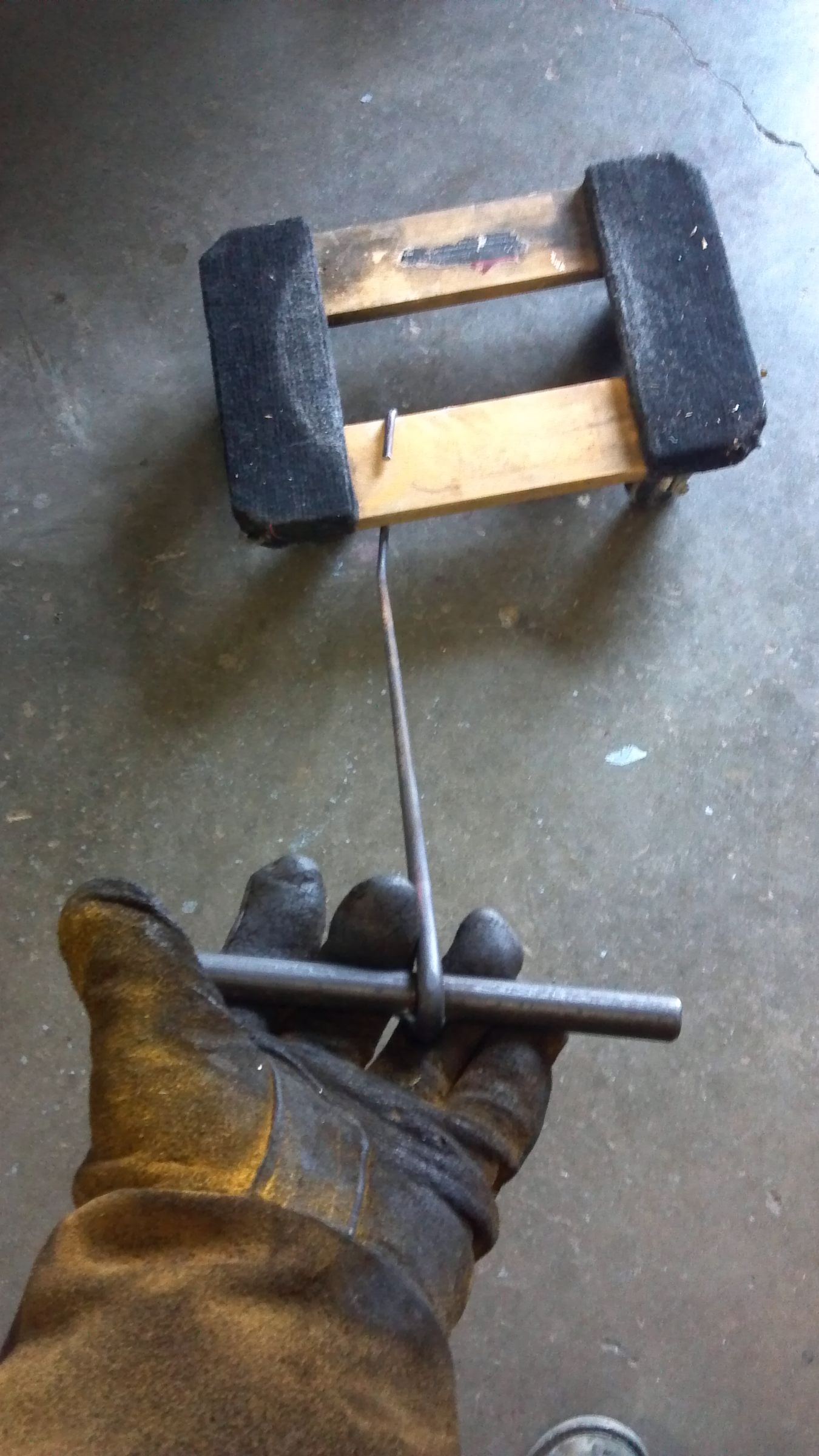 Pull Handle for a Furniture Dolly - Instructables