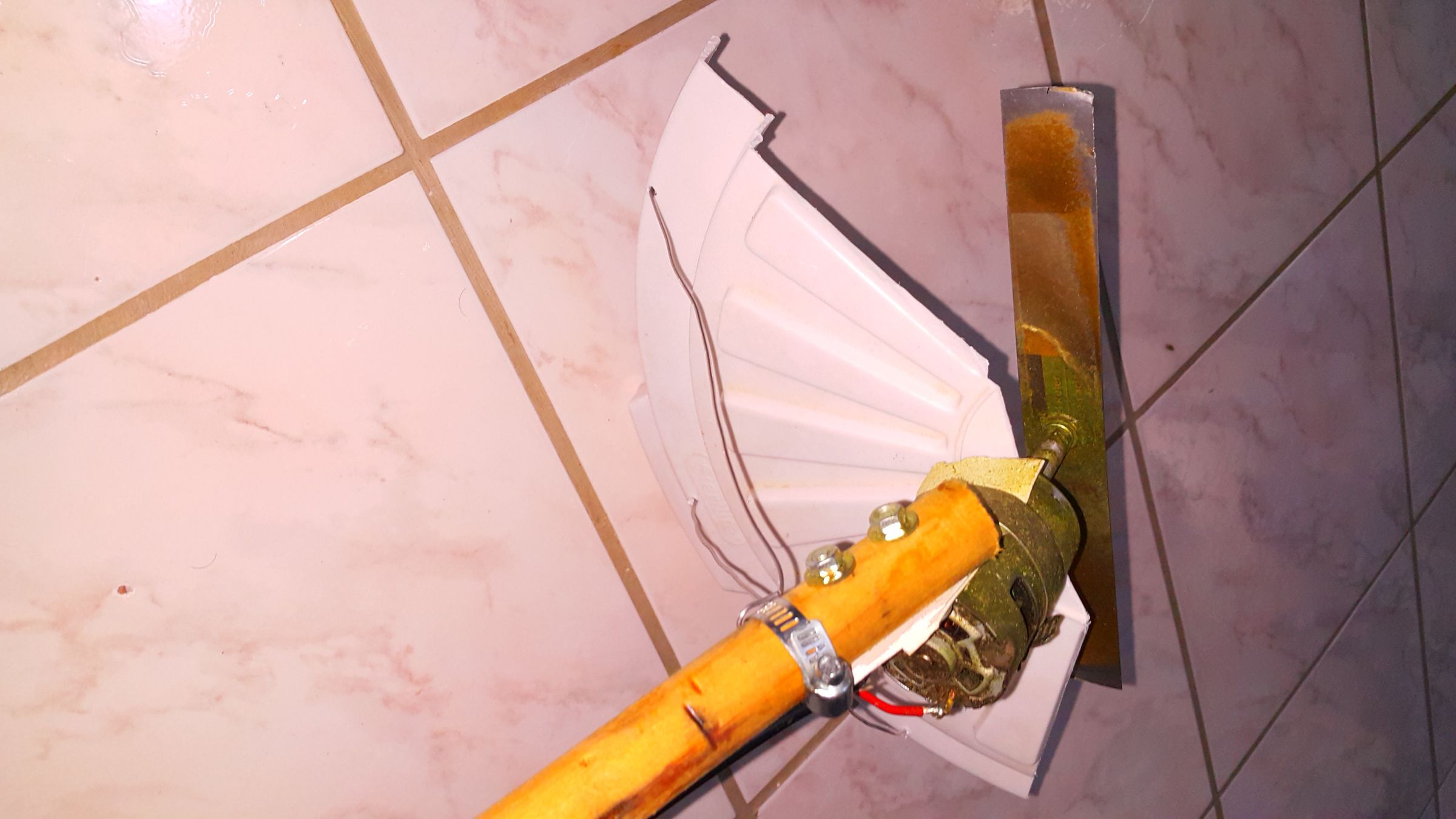 Electric Weed Whacker Version 3! : 5 Steps - Instructables