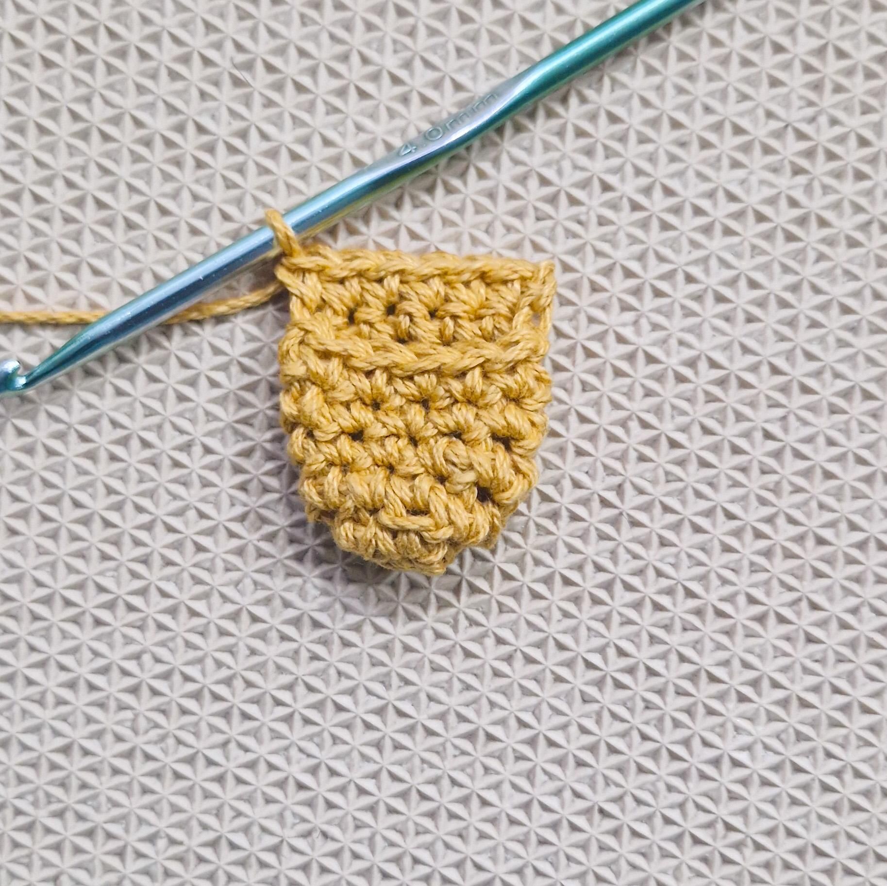 Easy Crochet Mini Christmas Stocking Ornament : 11 Steps - Instructables