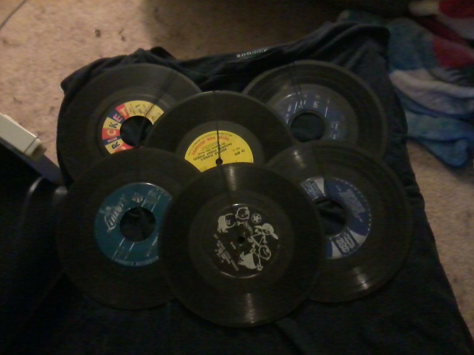 Record Store Costume for Halloween : 3 Steps - Instructables