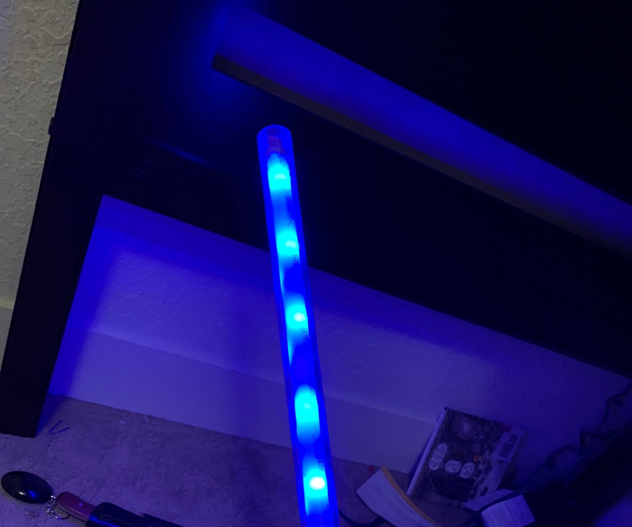Simple Led Lightsaber : 4 Steps - Instructables