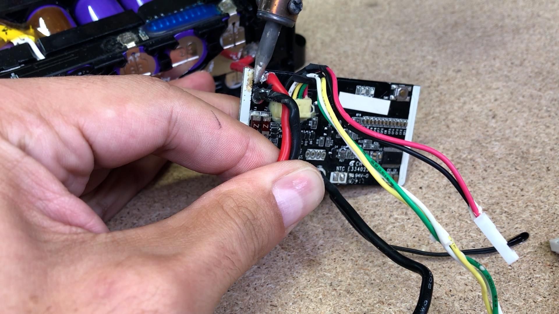 Xiaomi M365 Electric Scooter Battery Repair : 12 Steps - Instructables