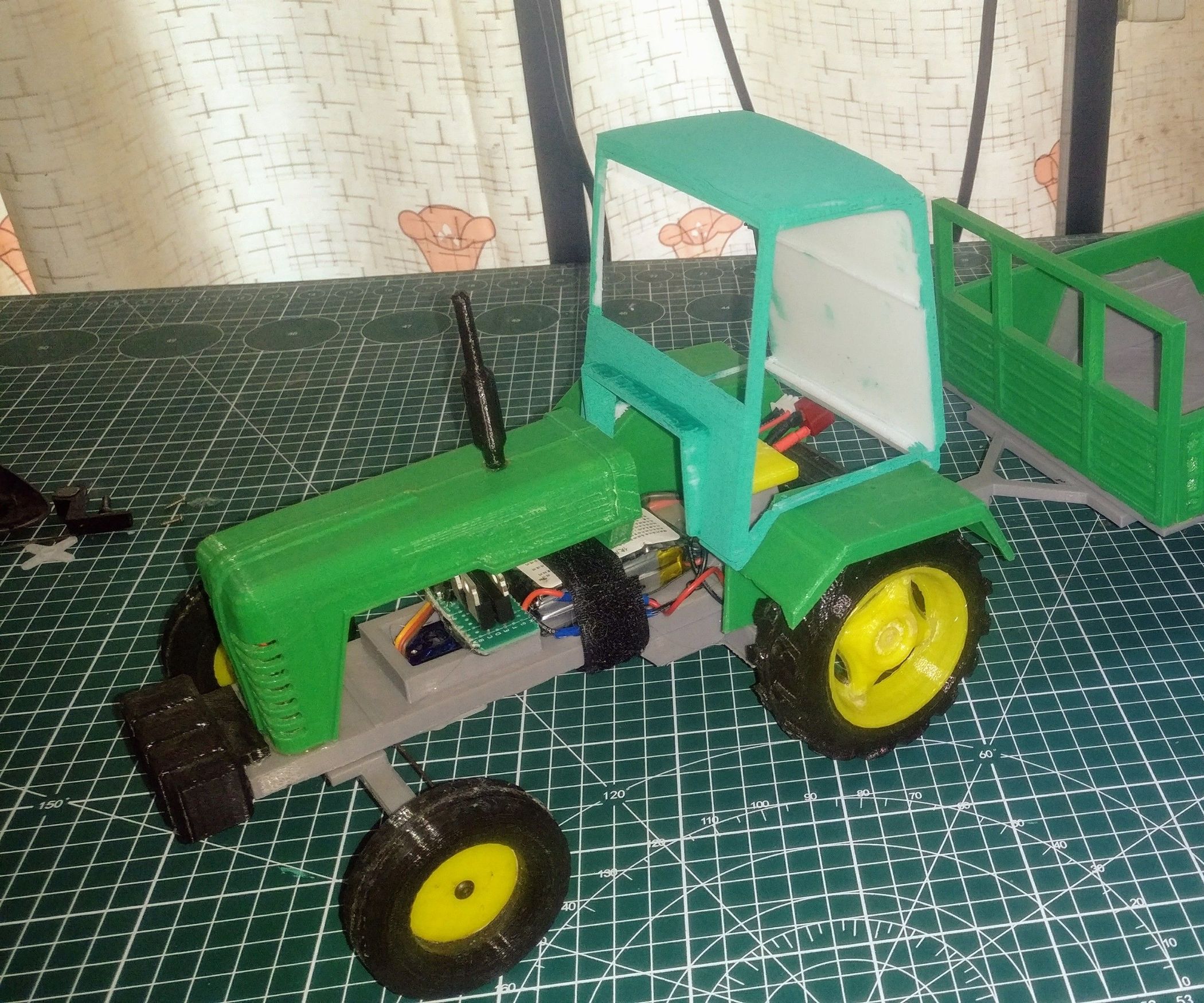 RC Tractor : 4 Steps (with Pictures) - Instructables