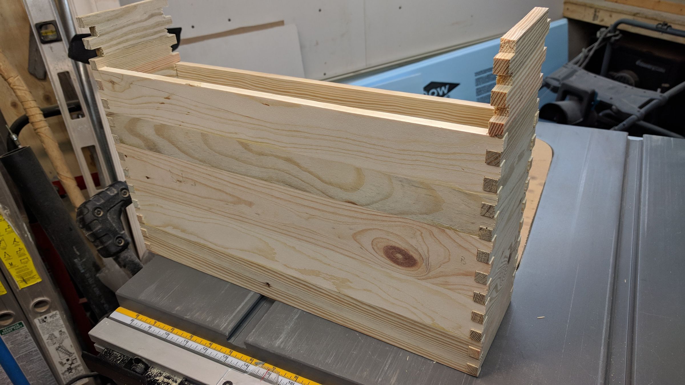 Pallet Wood Mailbox : 8 Steps (with Pictures) - Instructables