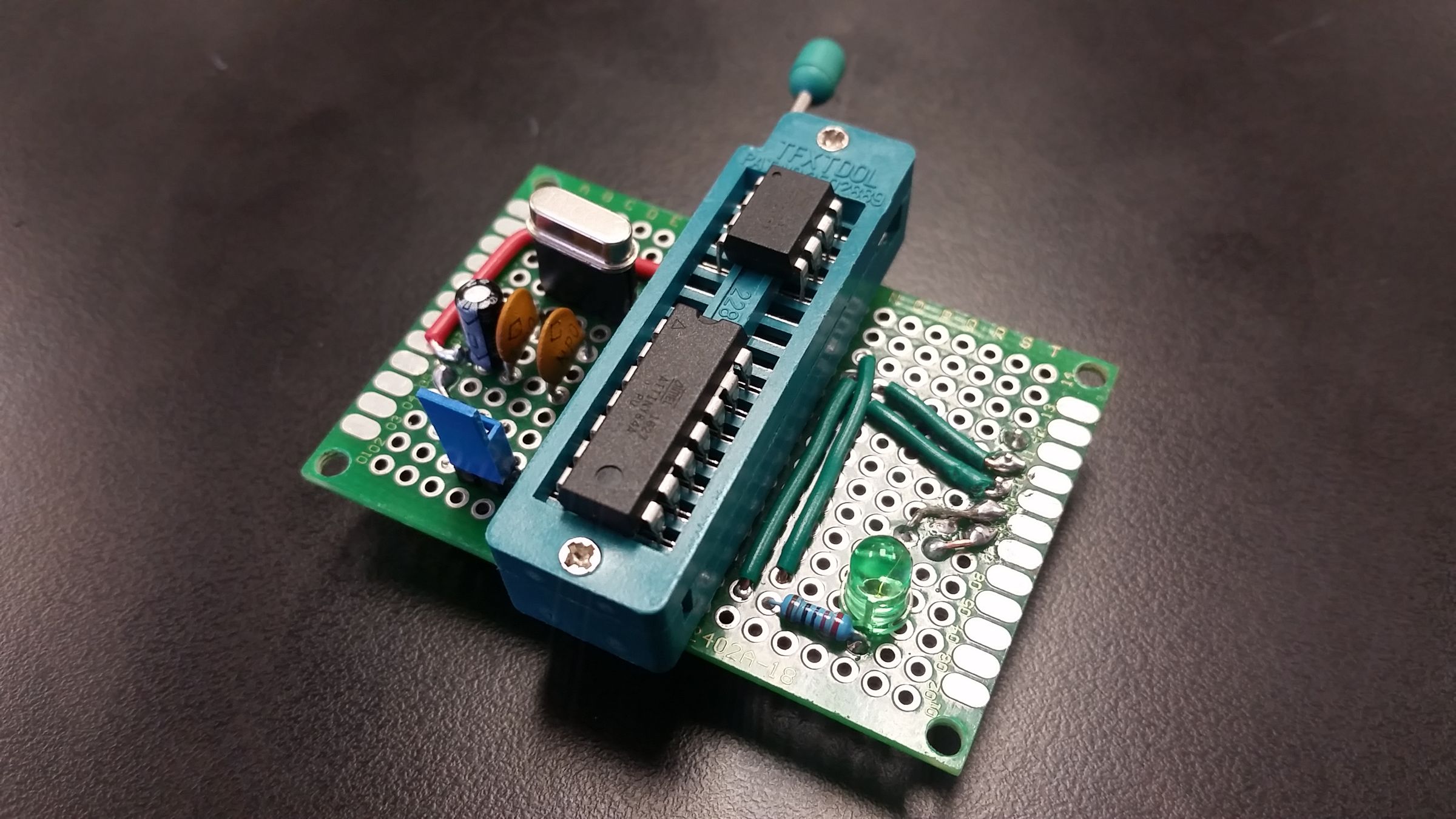 ZIF Attiny "Arduino As ISP" Programmer With External Clock : 11 Steps ...