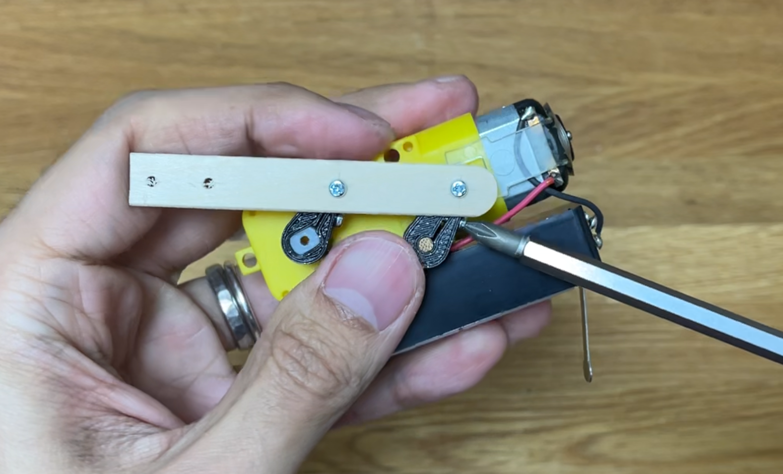 Walking Robot, Parallel Cranks : 10 Steps (with Pictures) - Instructables