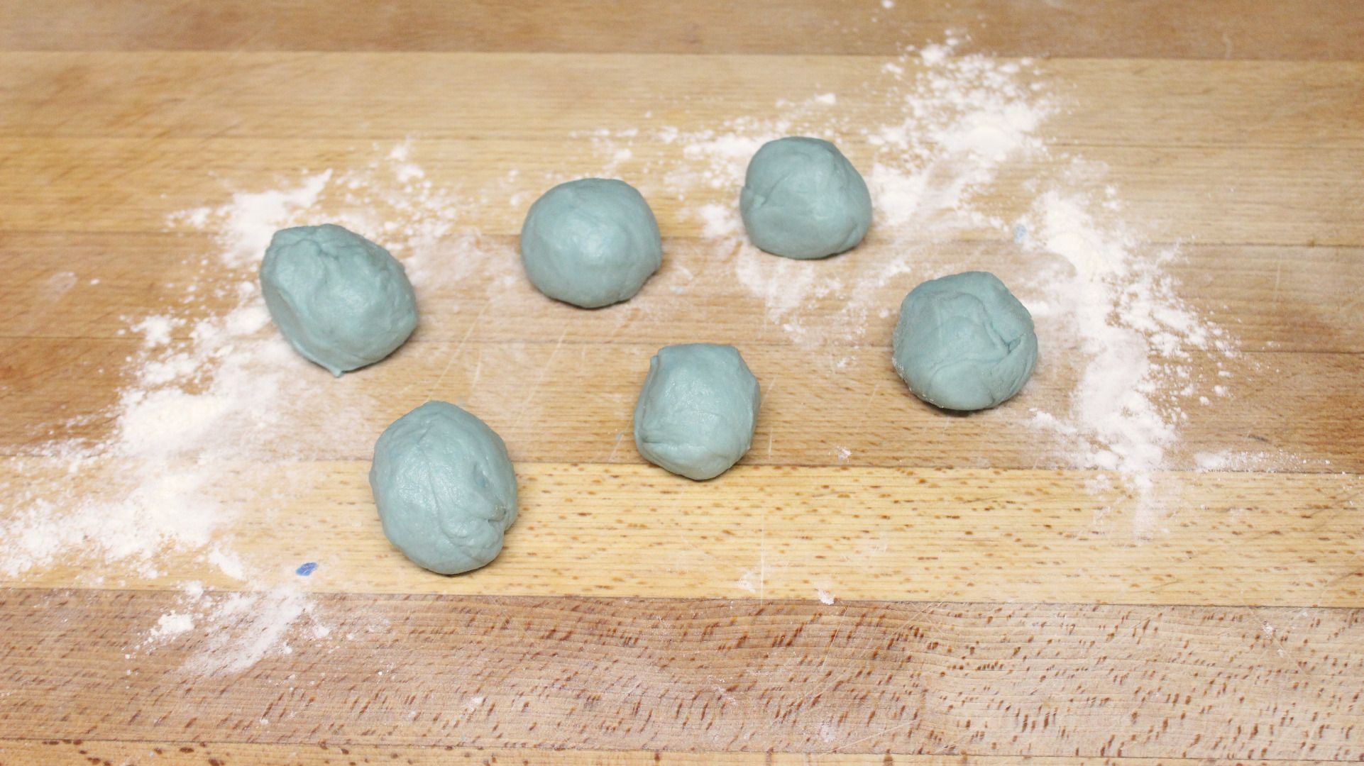 Blue Popping Candy Donut Balls Recipe From Food Devils : 11 Steps ...