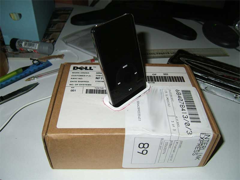 Ghetto Packaging IPod Dock : 8 Steps - Instructables