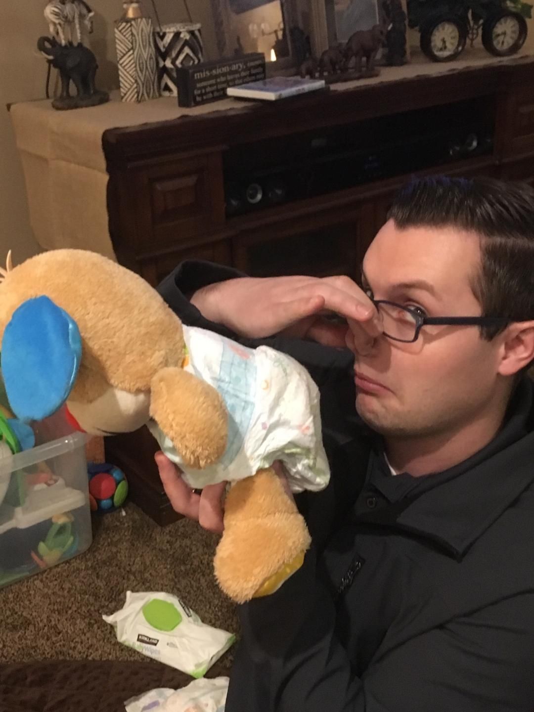 How to Change a Diaper : 11 Steps (with Pictures) - Instructables