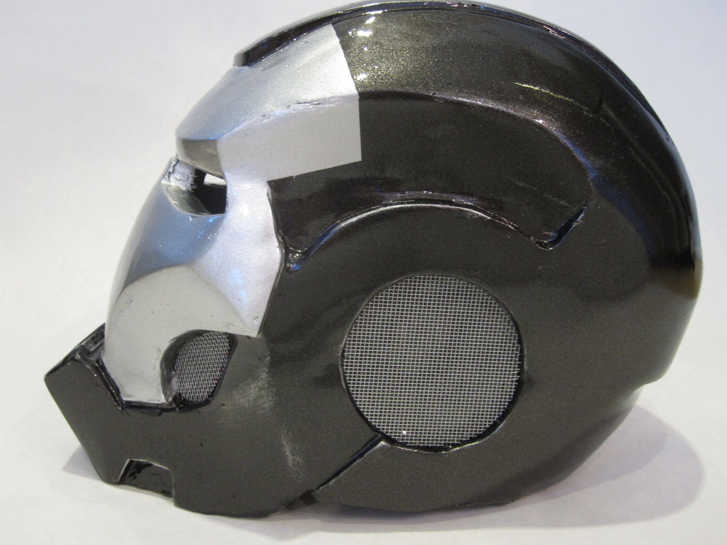 Iron Man War Machine Helmet : 8 Steps - Instructables