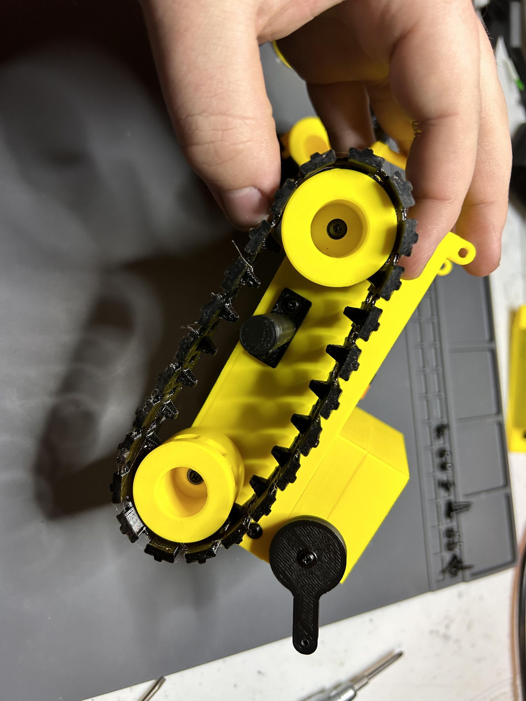 Muddy Mini Dozer : 23 Steps - Instructables