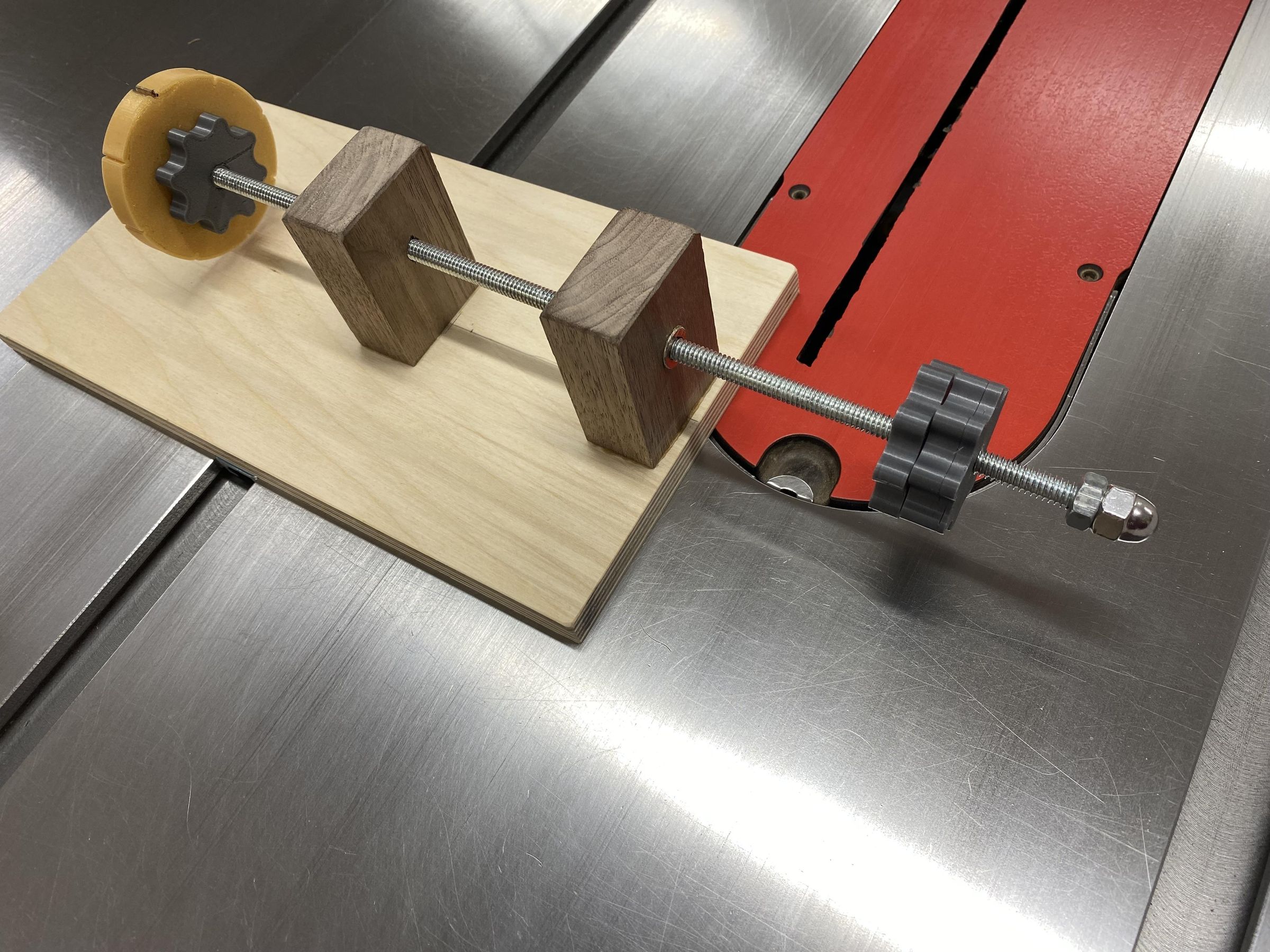 Thin-Strip Cutting Jig With Micro Adjustment : 4 Steps (with Pictures ...