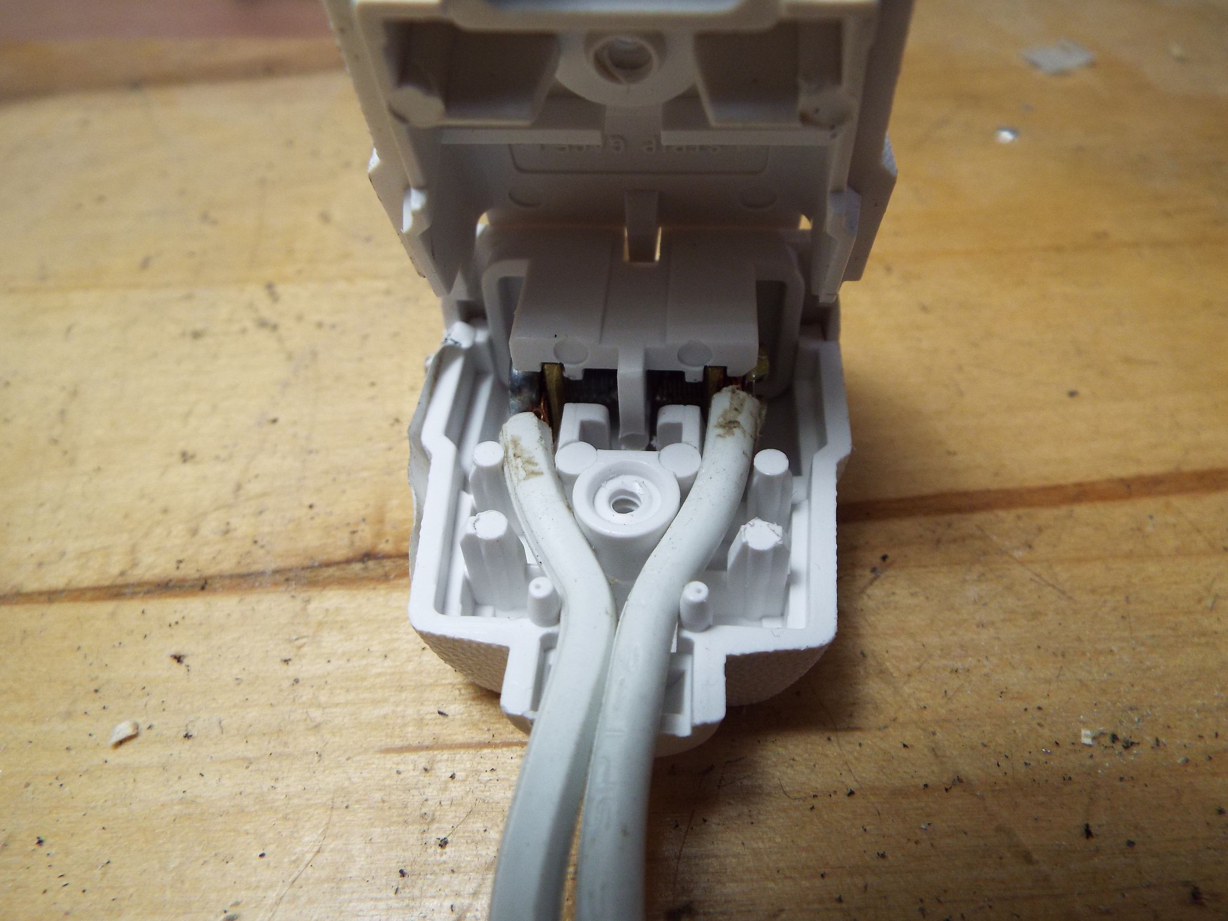X10 Module Controlling an LED Light With NO Leakage : 6 Steps ...