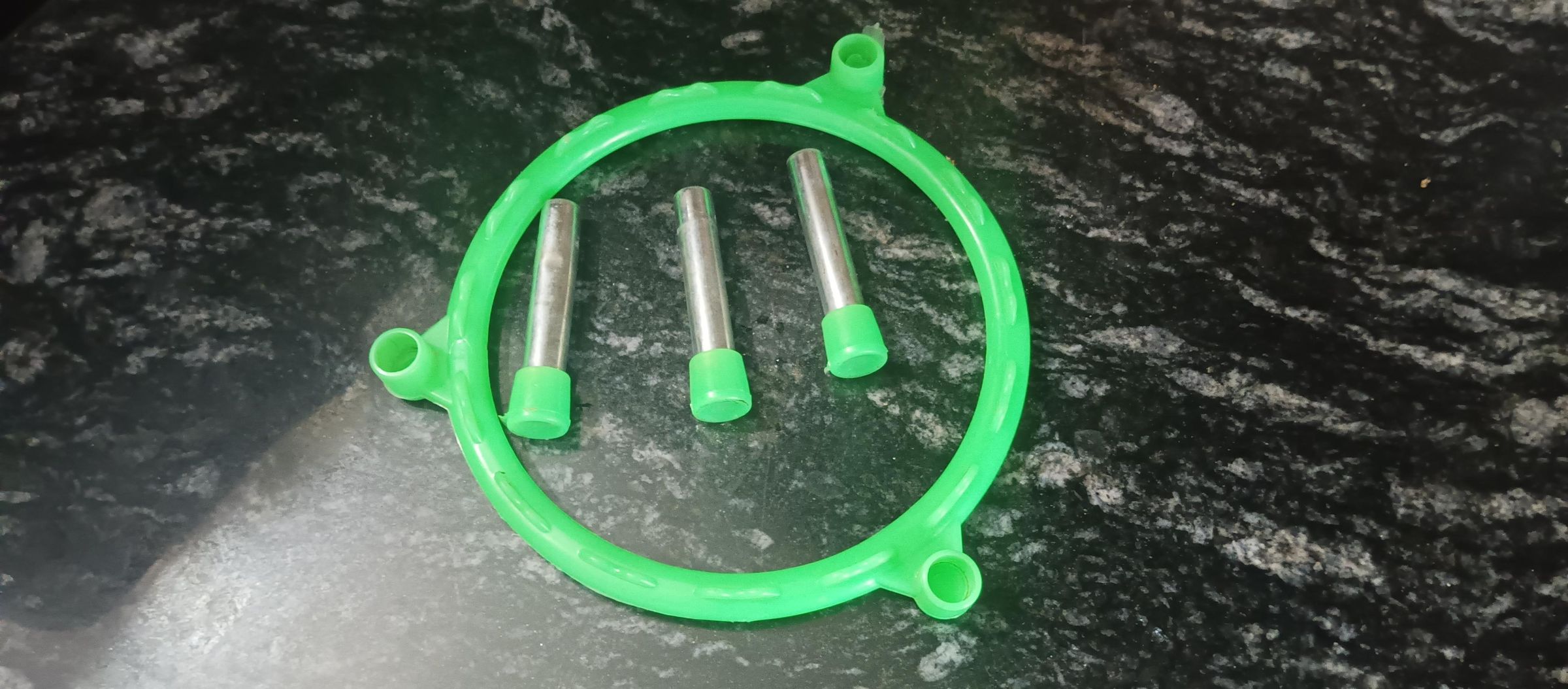 3Leg Stand for Kitchen PITCHER With Recycled Plastic and Aluminium ...