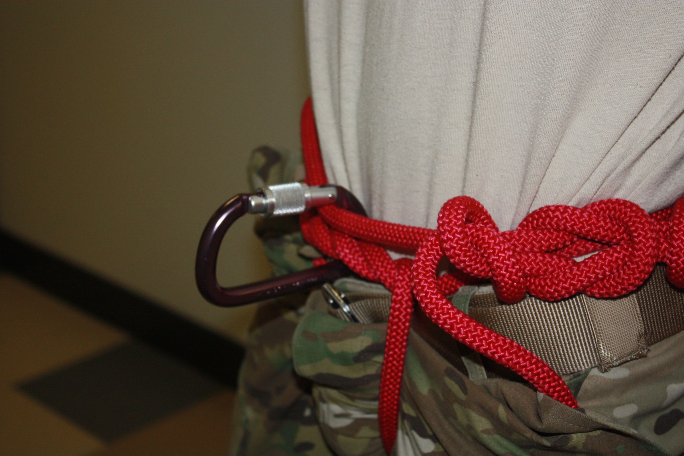 How to Tie a Swiss Seat : 7 Steps (with Pictures) - Instructables