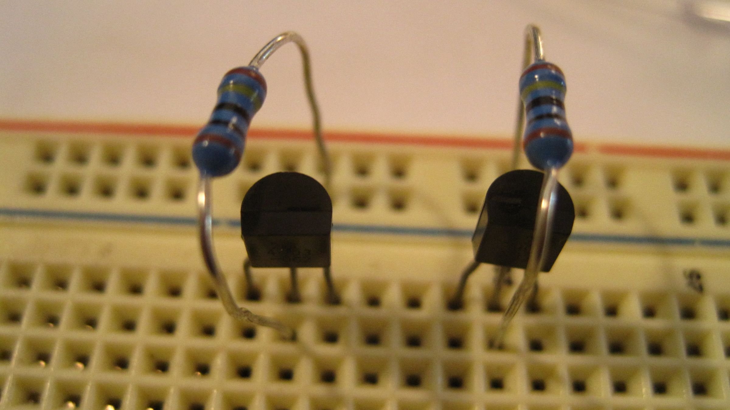 Two Transistor LED Flasher Circuit : 5 Steps - Instructables