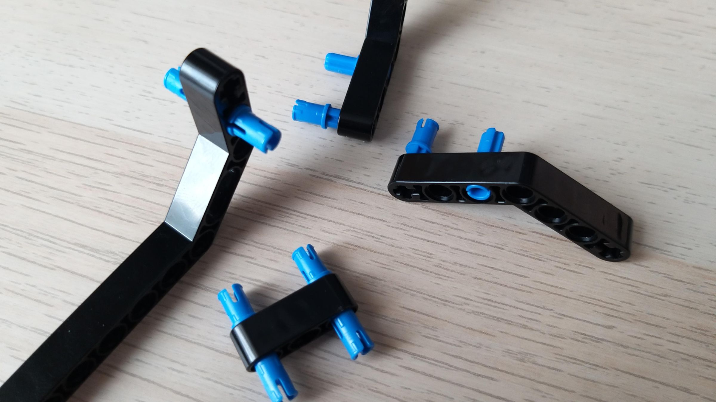 Lego Headphone Holder : 4 Steps - Instructables