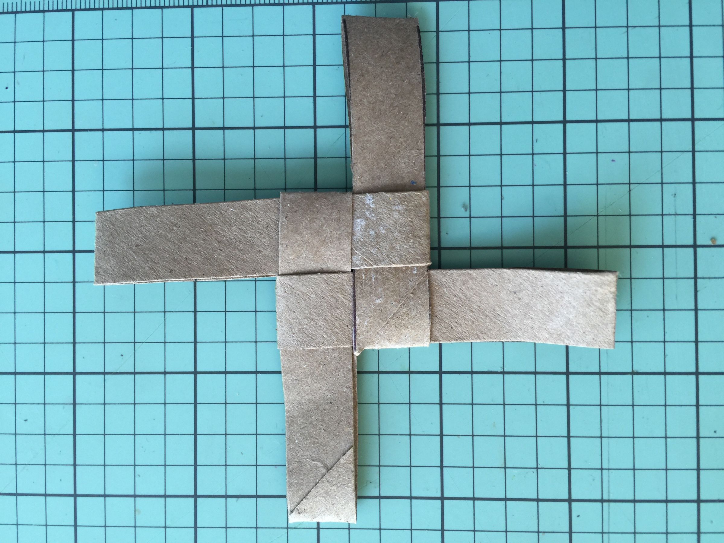 How to Weave Toilet Paper Rolls : 5 Steps (with Pictures) - Instructables