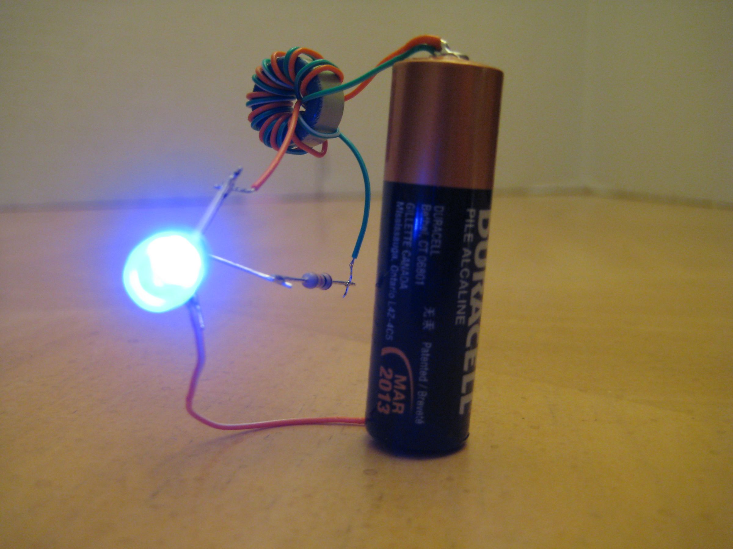 Make a Joule Thief : 4 Steps (with Pictures) - Instructables