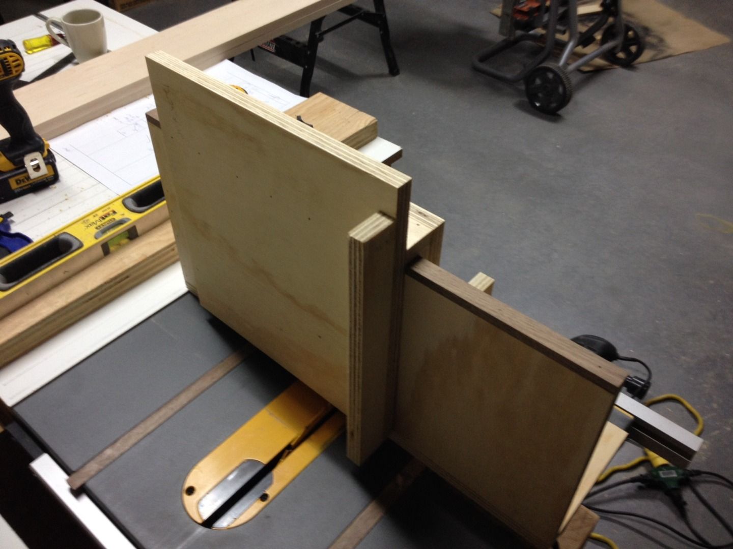Super Simple, Single Blade Box (Finger) Joint Jig (with Pictures ...