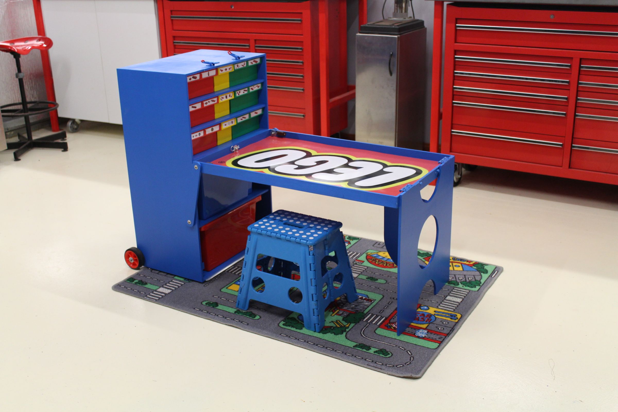Portable Lego Creation Station : 14 Steps (with Pictures) - Instructables