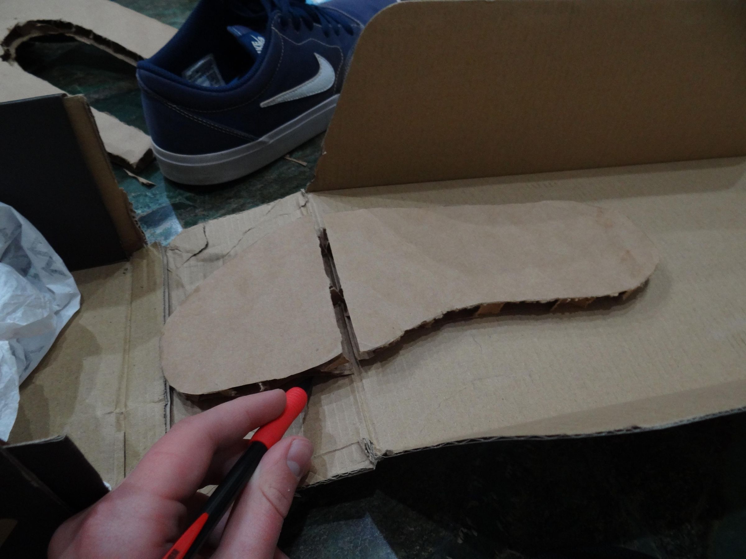 Cardboard Crocs/slippers SUPER EASY! : 8 Steps - Instructables