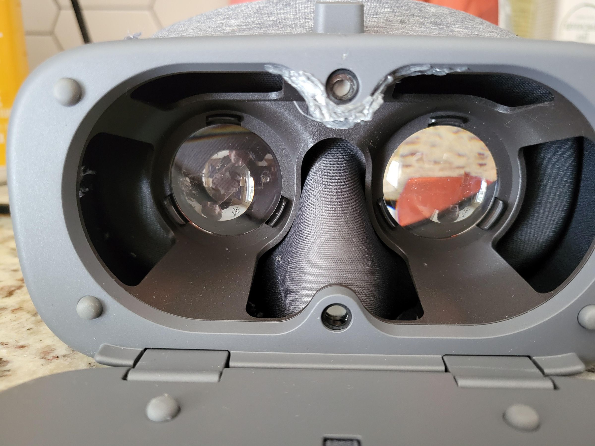 Using the Google Cardboard Viewer With a Google Daydream Headset : 3 ...