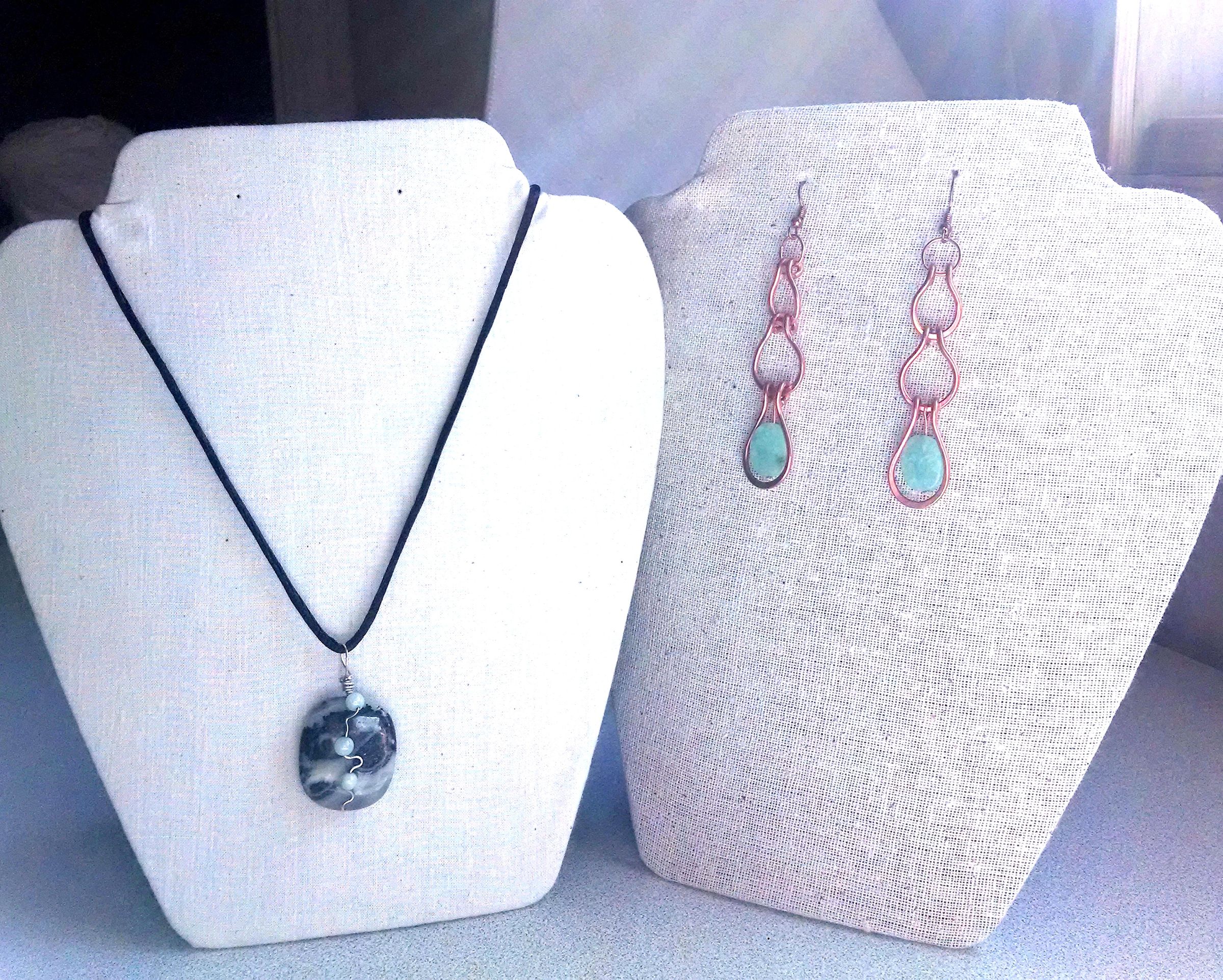 Jewelry Display Bust Re-cover : 5 Steps - Instructables