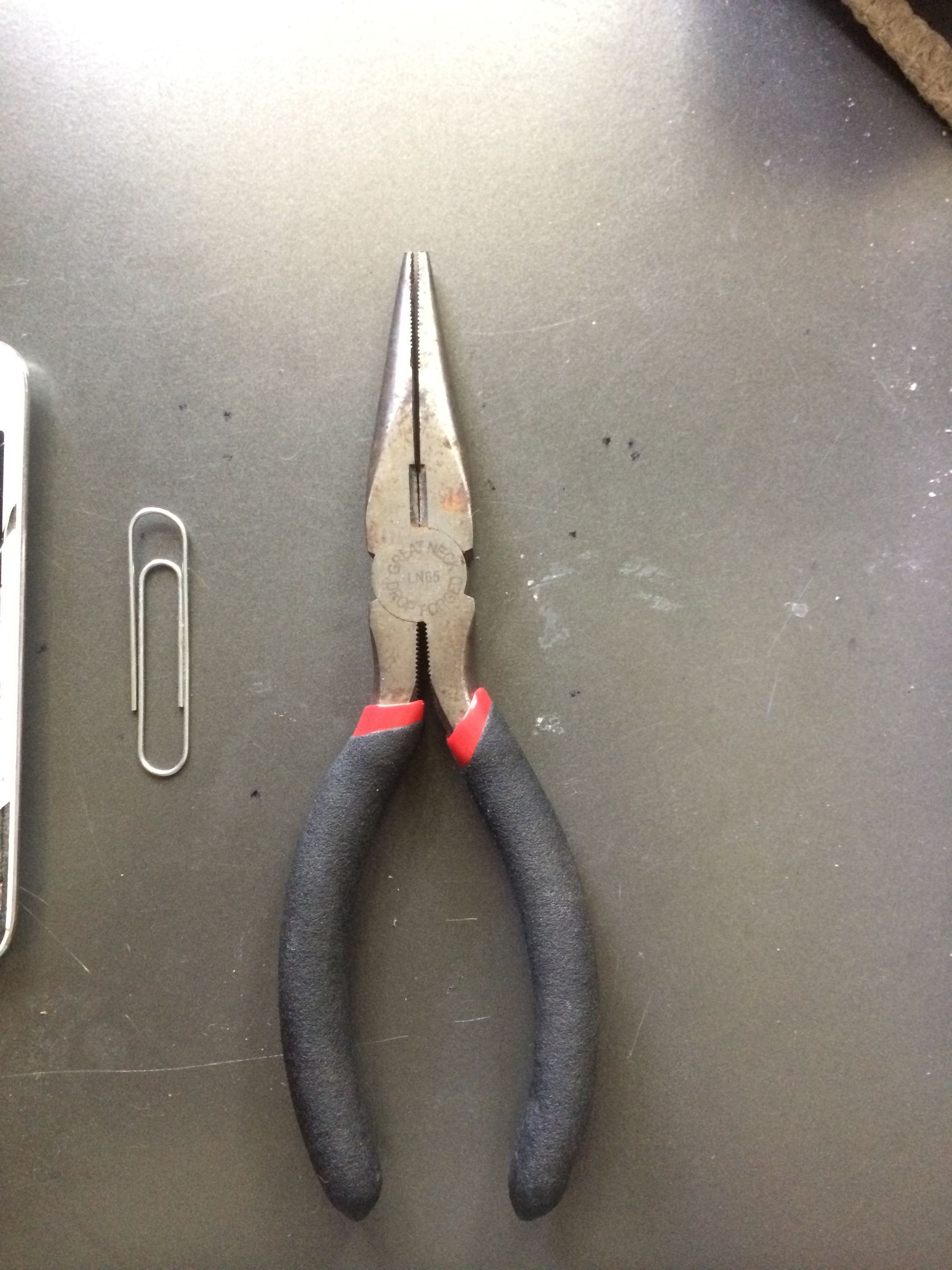 Paper Clip Iphone Stand : 5 Steps - Instructables