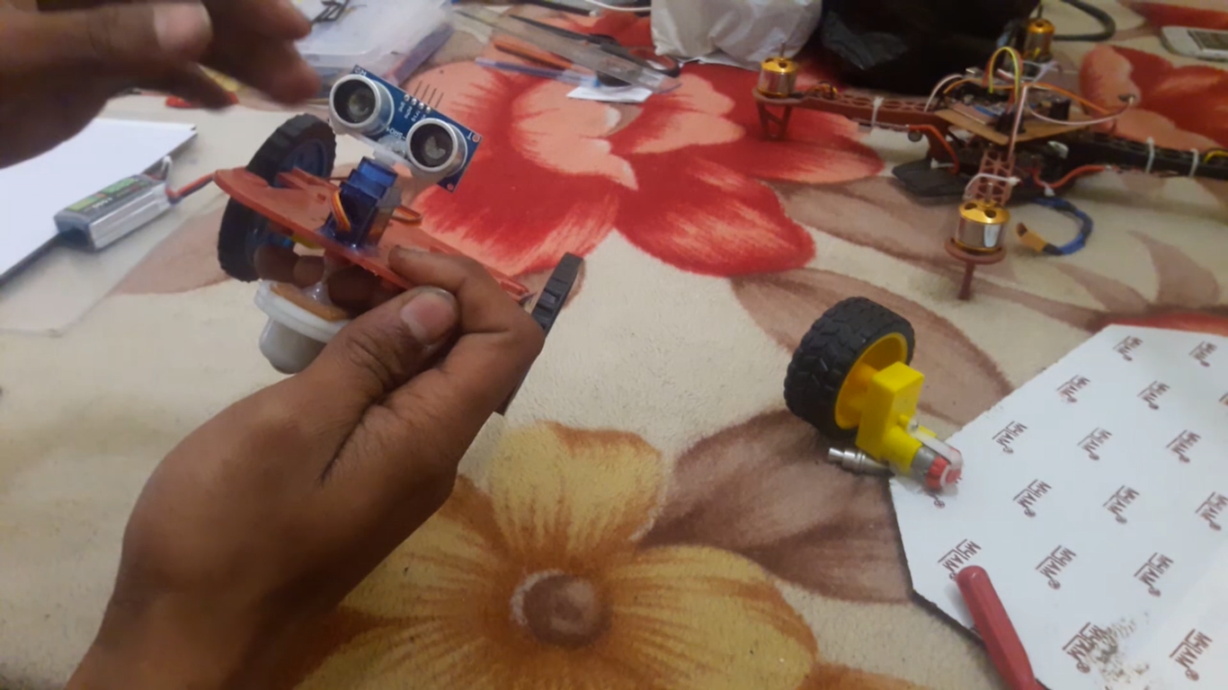 Utrasonic Avoidance Robot Using Arduino : 7 Steps - Instructables