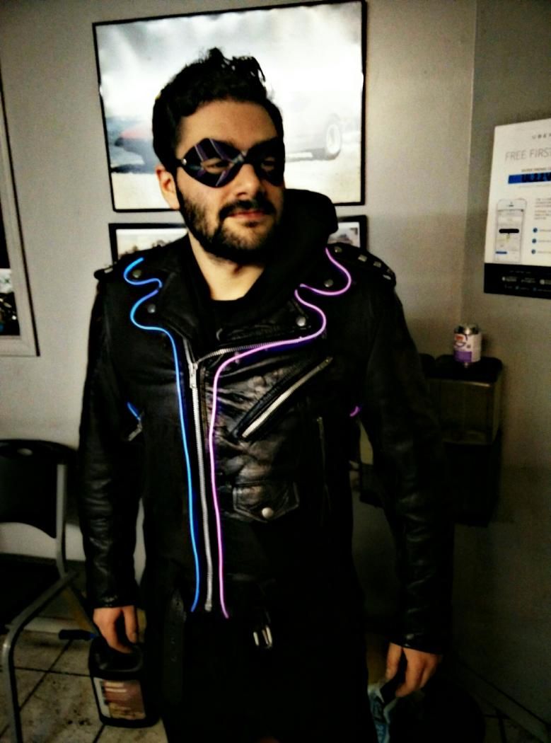 Detachable EL Wire Running Jacket : 9 Steps (with Pictures) - Instructables