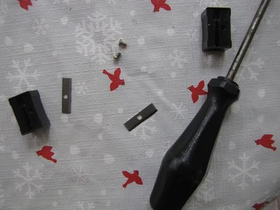 Simple Pyro Fuse Dispenser : 4 Steps - Instructables