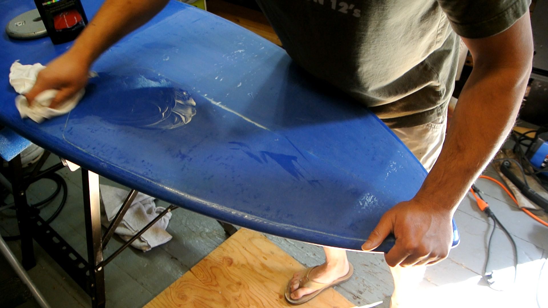 How to Repair a Surfboard : 10 Steps (with Pictures) - Instructables