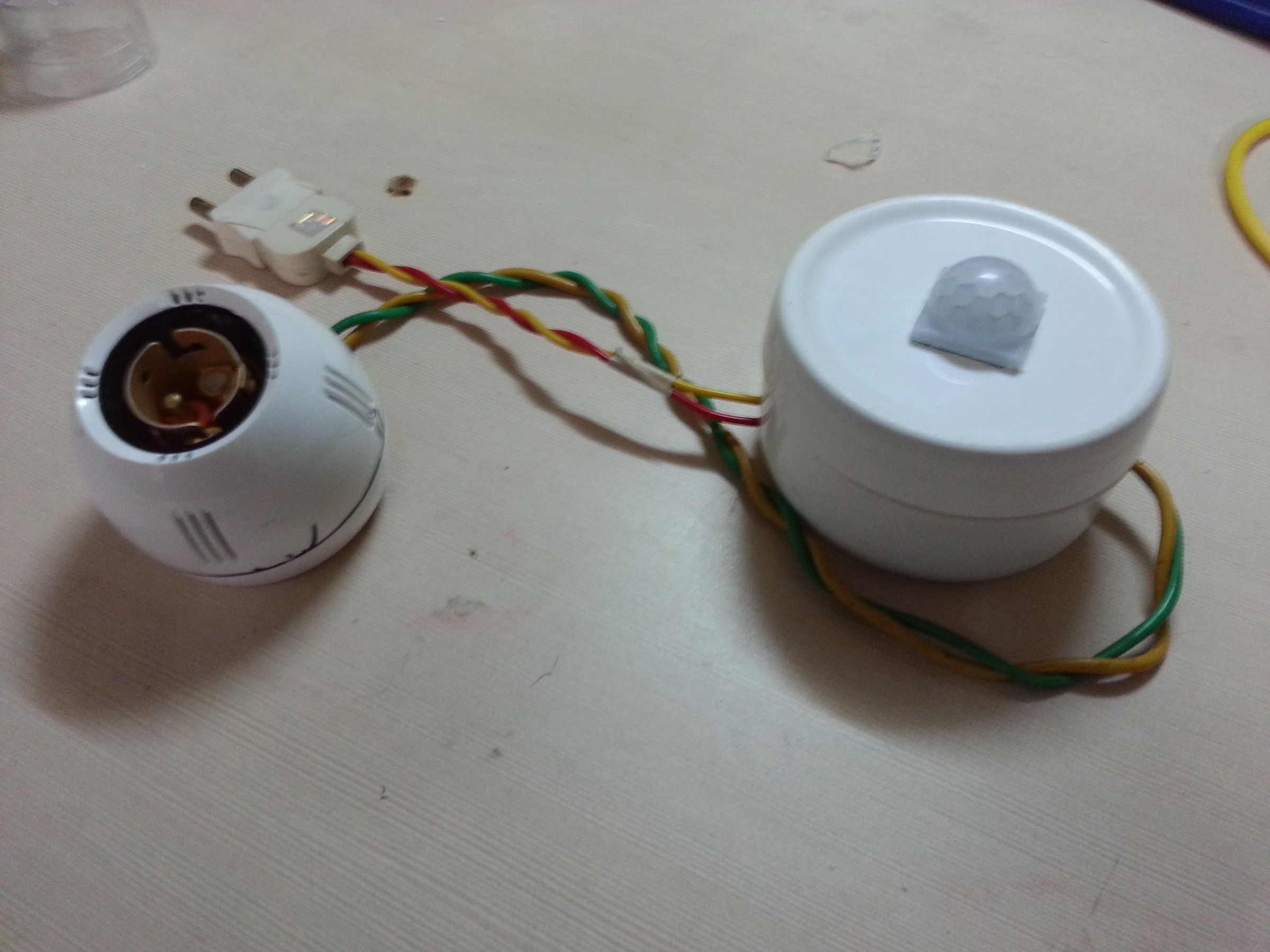 Simple Motion Sensor Light : 5 Steps - Instructables