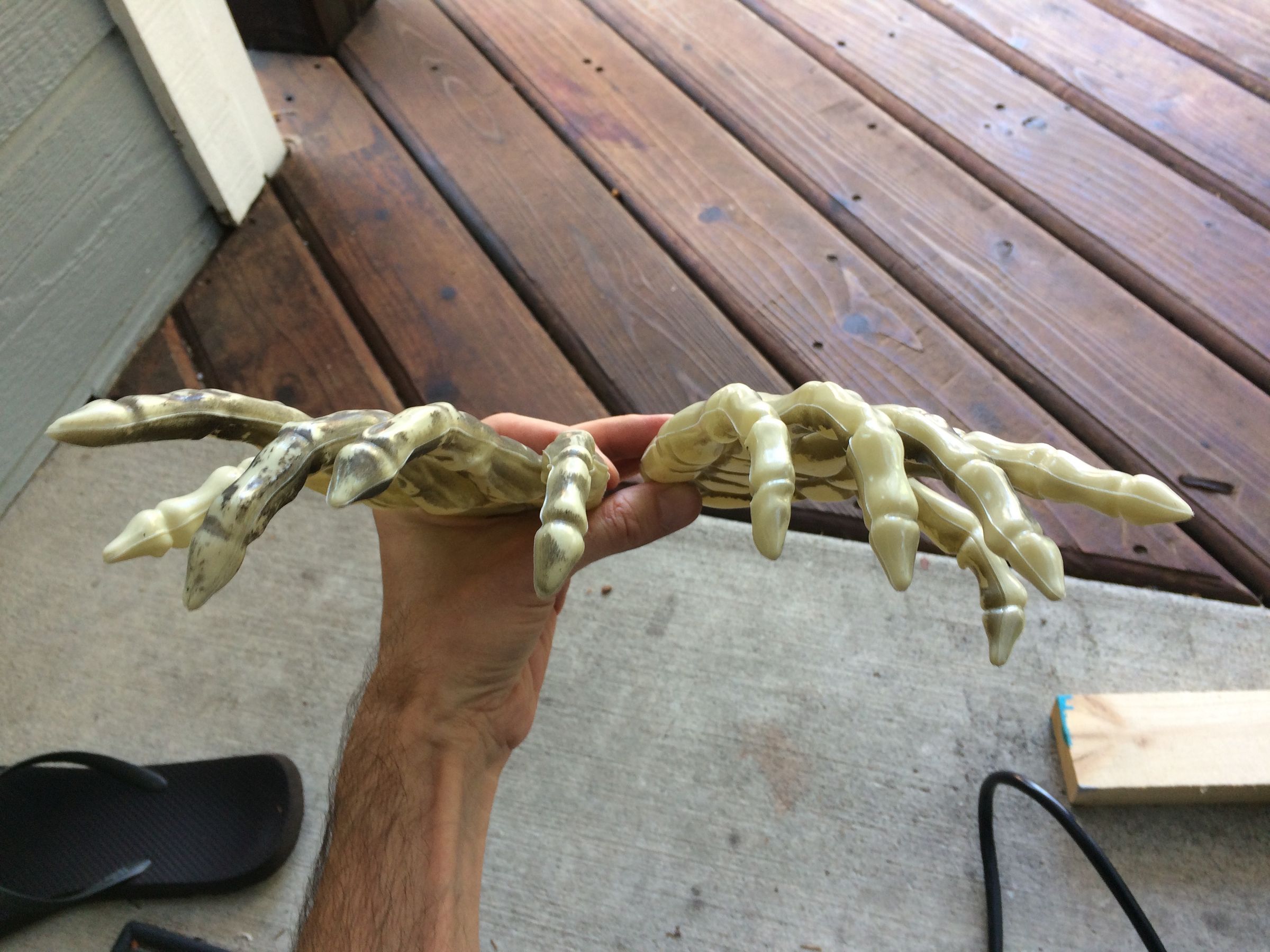 Quick and Spooky: Improving Dollar Store Skeleton Hands With a Heat Gun ...