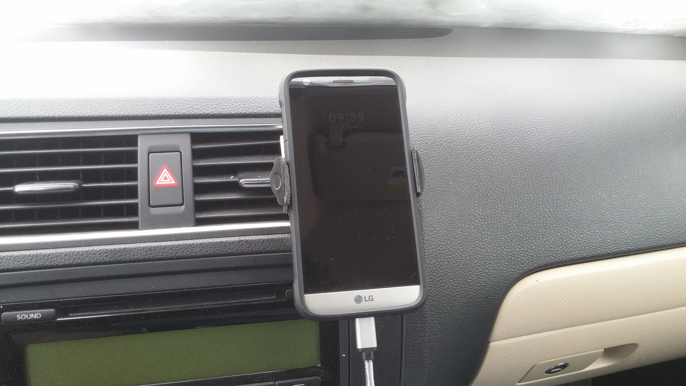 Dash Phone Holder Modification : 9 Steps (with Pictures) - Instructables