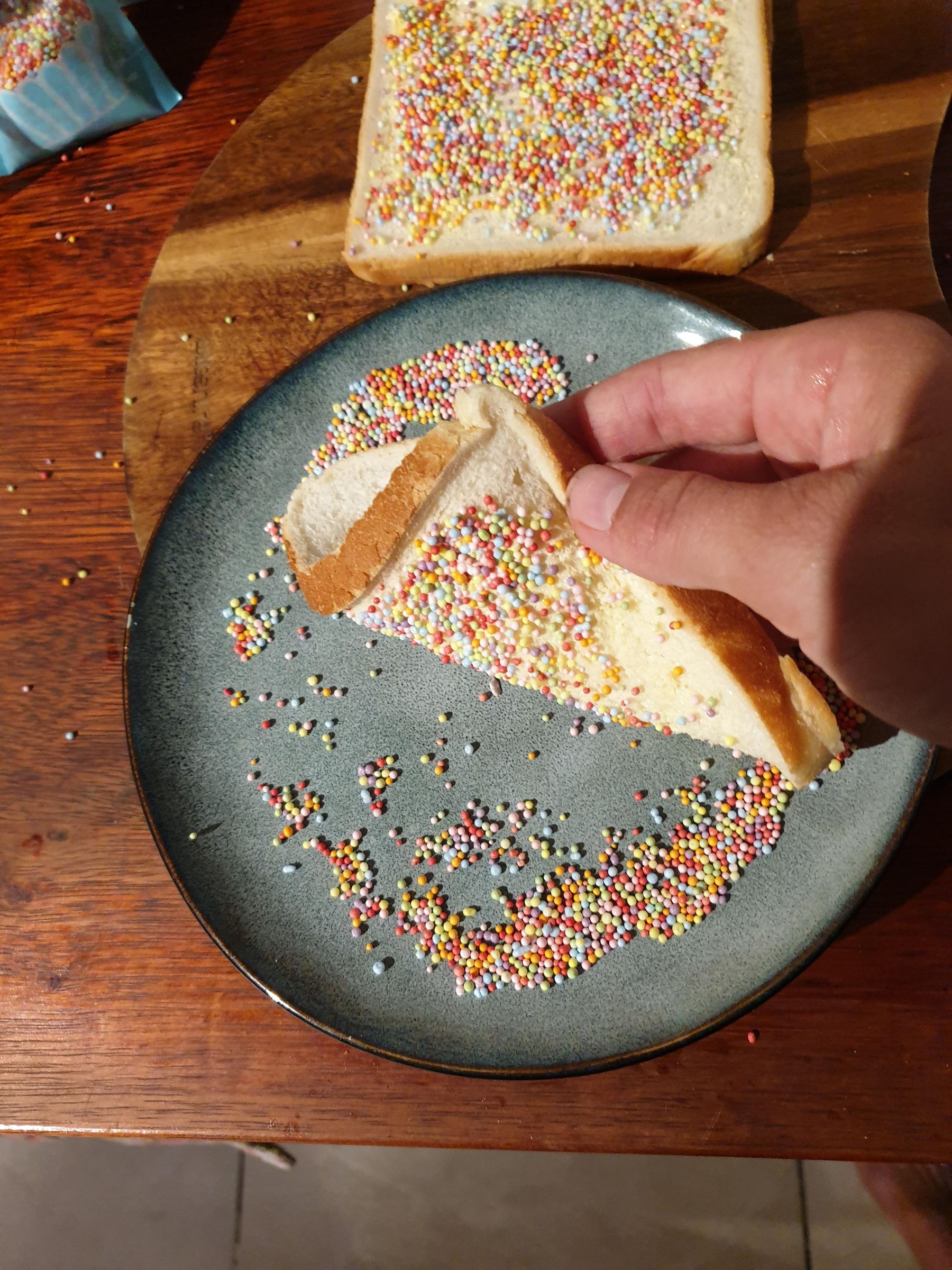 AUSSIE FAIRY BREAD : 4 Steps (with Pictures) - Instructables