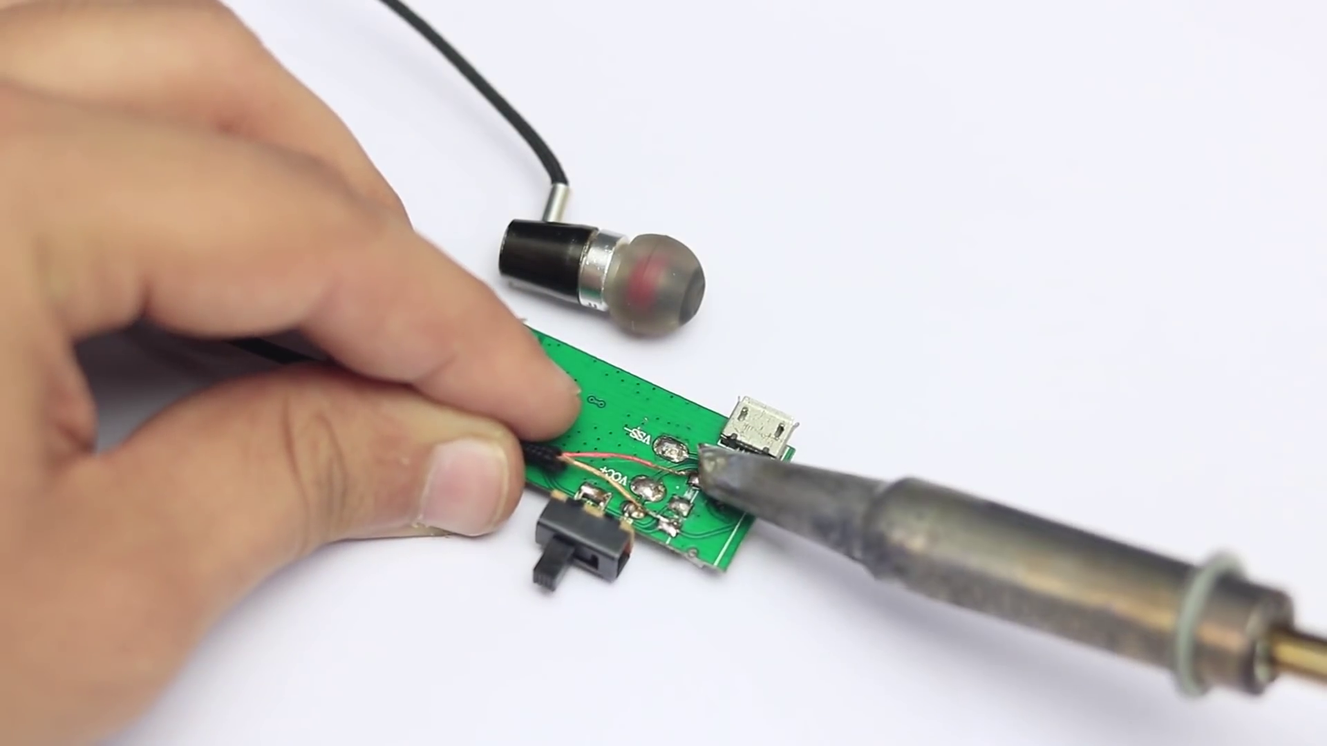 Bluetooth Neckband From Faulty Wire Earphone : 7 Steps (with Pictures ...