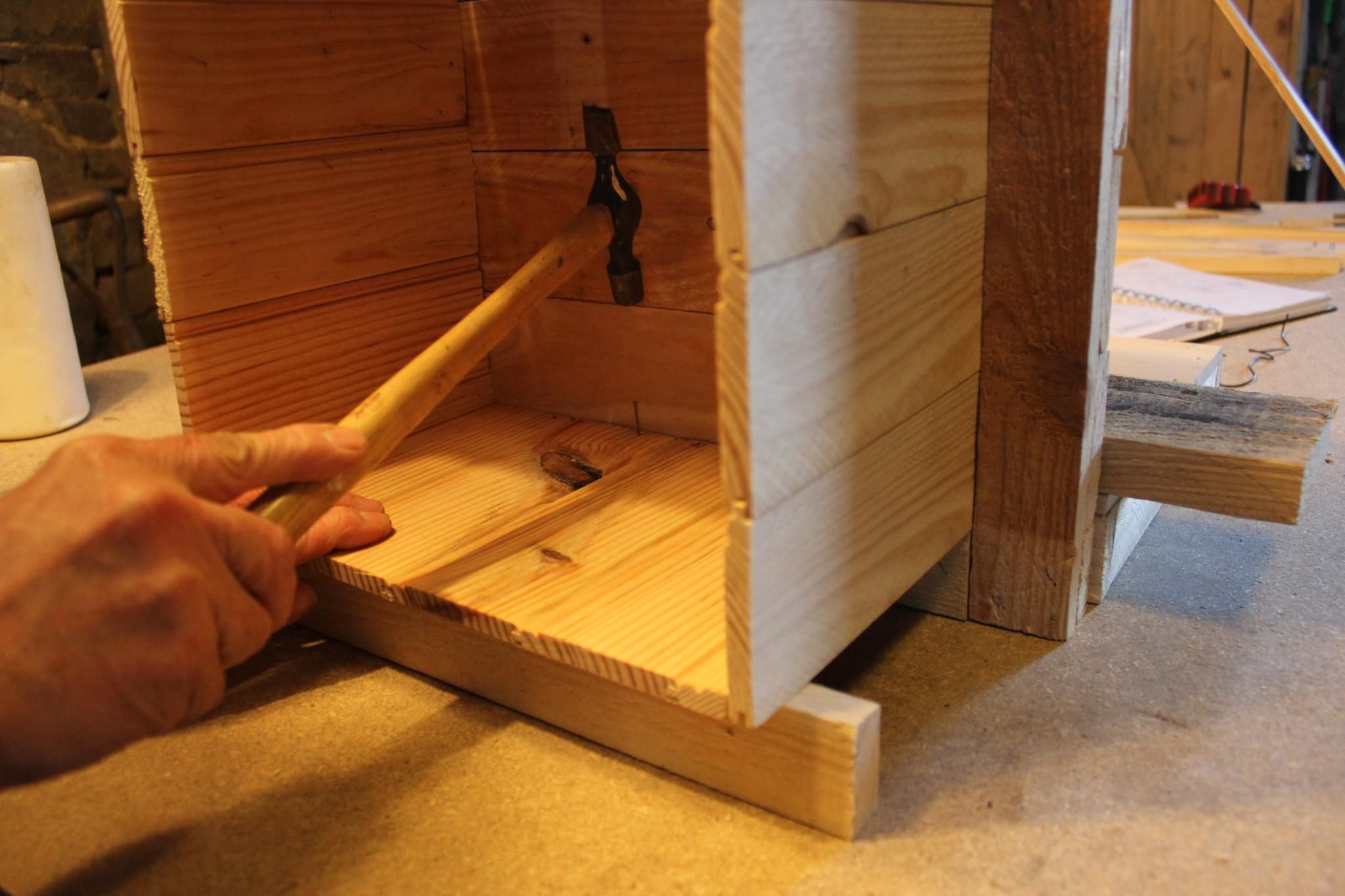 Make a Wooden Fuelless Cooker or Hay-box Using Scrap Wood and Hemp Wool ...